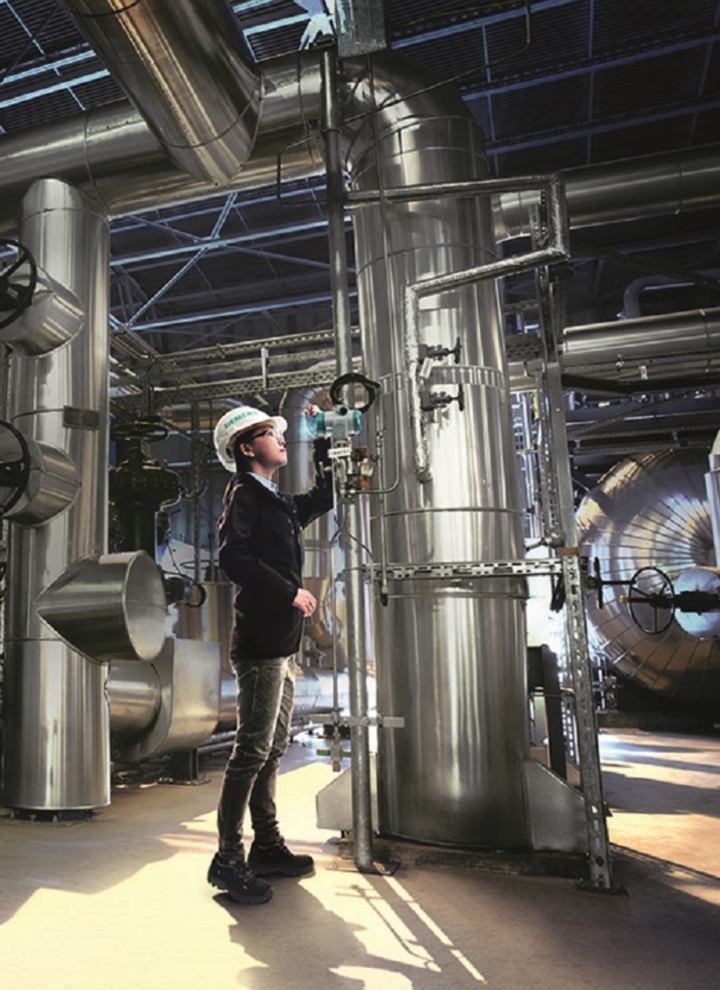 Digital Transformation of an Oil Field | Siemens Advanta